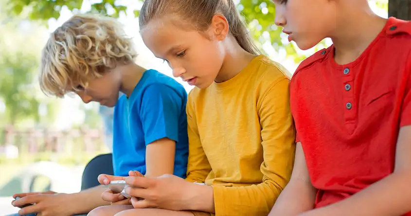 Exploring the Effects of Social Media on Children's Communication